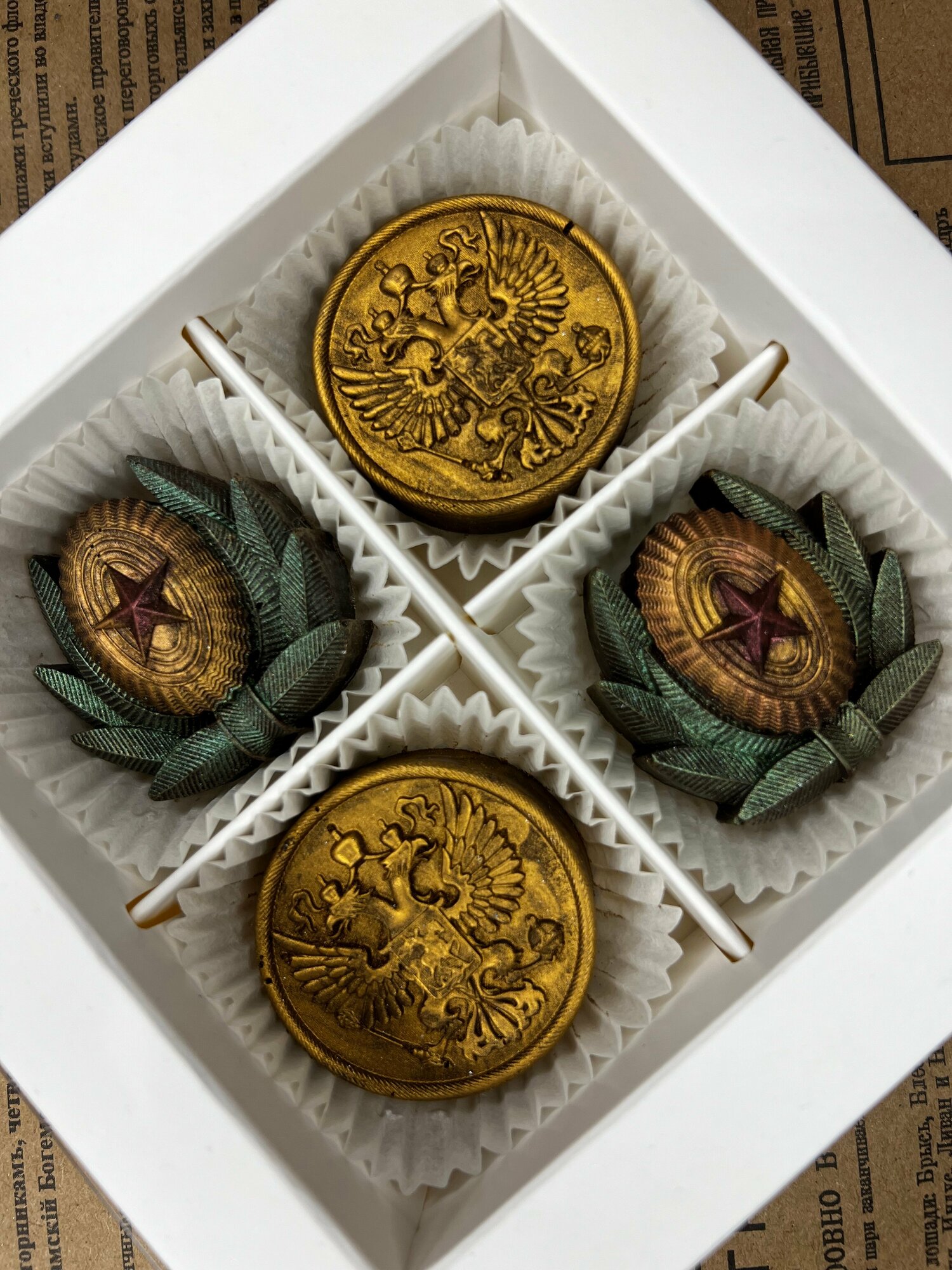 Шоколадный набор №1 "Мужской подарок на 23-е февраля" - 2 коробки, молочный шоколад, ручная работа