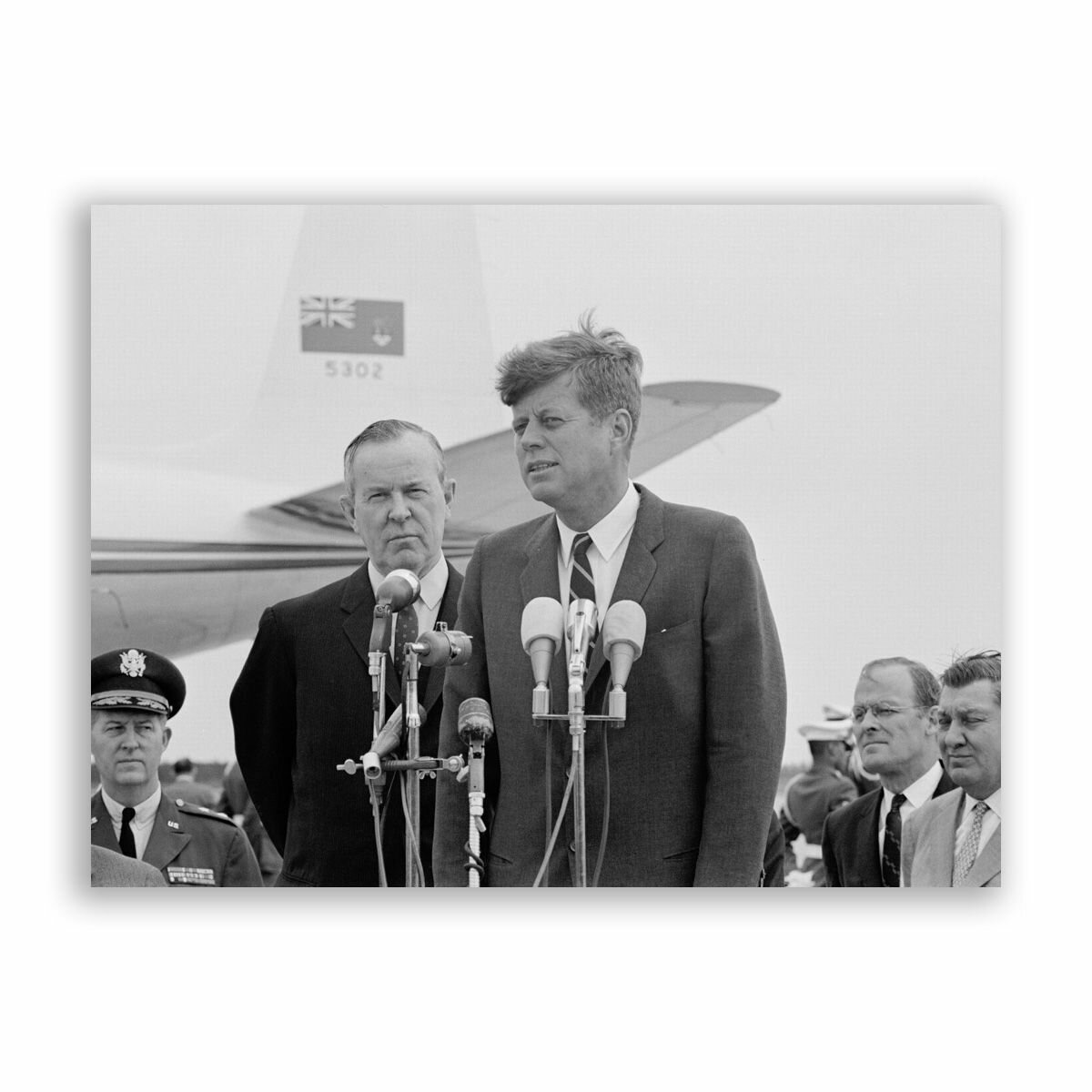 Постер, плакат на бумаге / Джон Кенеди - 35-й президент США / Размер 30 x 40 см