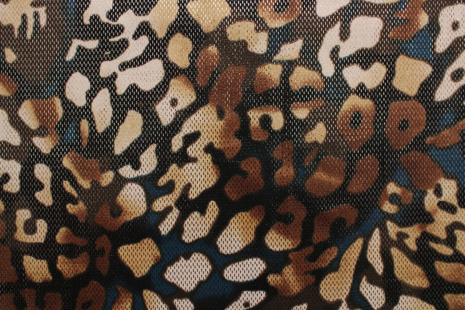 Ткань Хлопок-стрейч Gattinoni с зеркальным напылением и «хищным» лоскутным узором, ш150см, 0,5 м