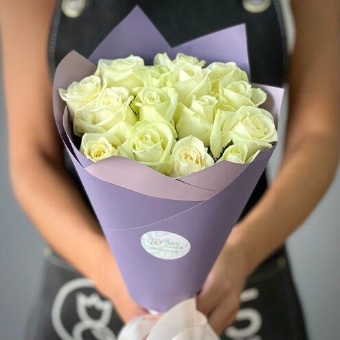 Букет из 15 белой розы 50 см