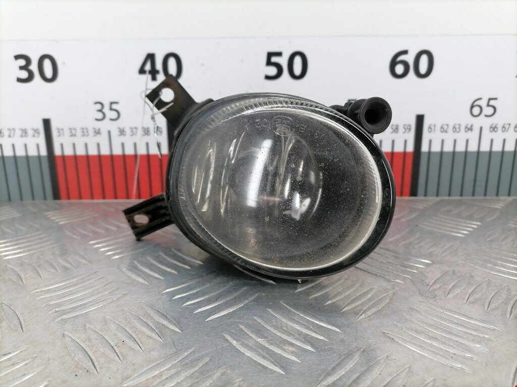 Фара противотуманная левая Audi A4 B7 8E0941699E арт. 2076669