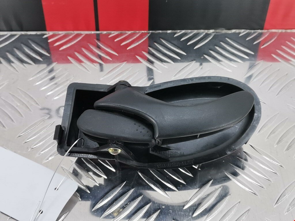 Ручка двери внутренняя передняя левая Ford Focus 1 XS41A22601AK арт. 1558850