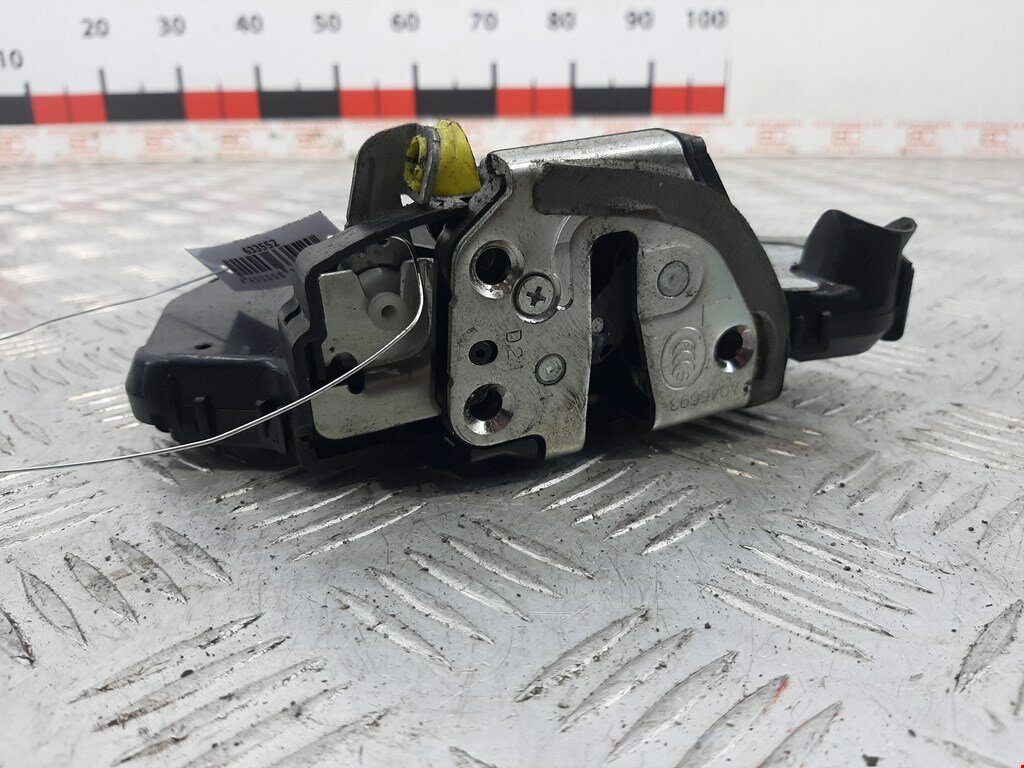 Замок двери передней левой Toyota Rav4 3 6904053090 арт. 633552