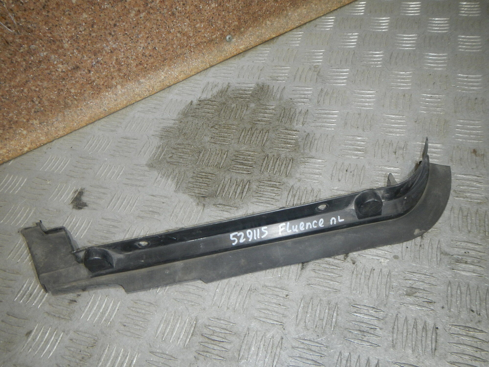 Б/У Пыльник (кузов наружные), Renault (Рено)-FLUENCE (10-) RENAULT FLUENCE (10-) переднего левого крыла верхний Потертост...