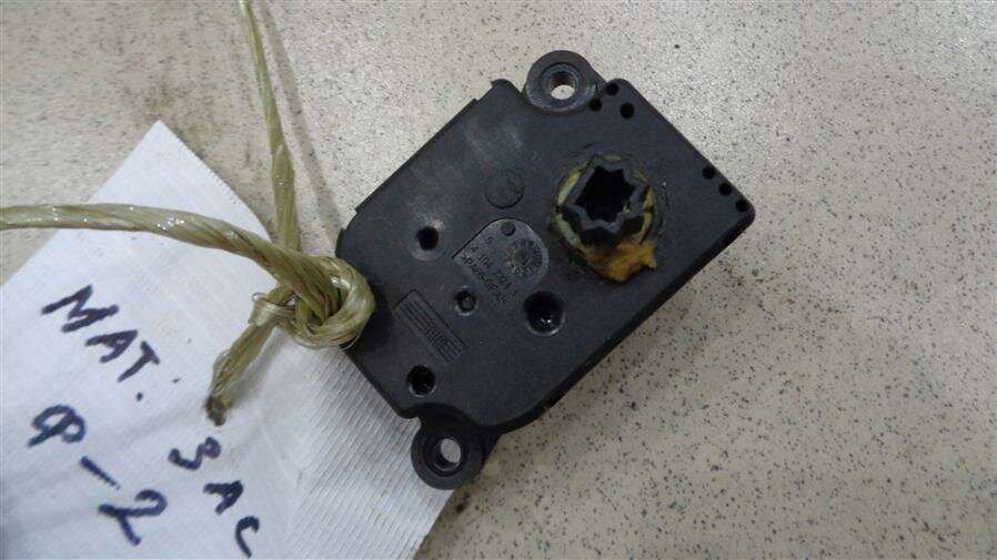 Моторчик заслонки отопителя от Ford Focus 2 2008-2011