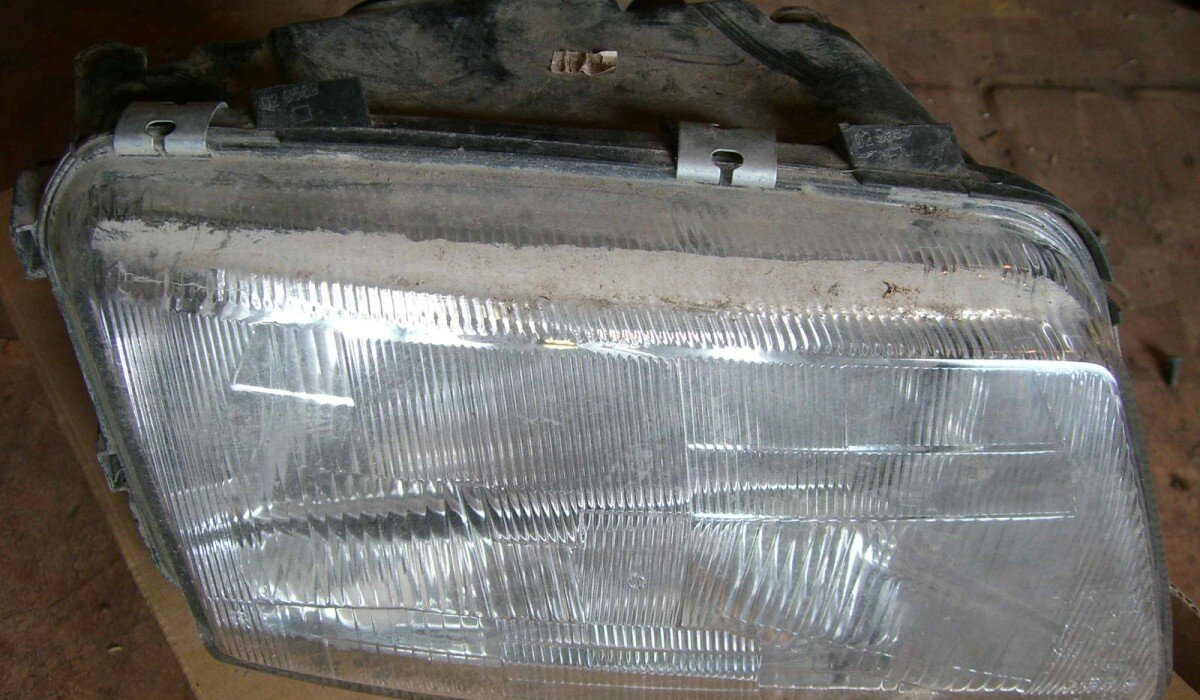 Фара правая A4 (B5) Audi