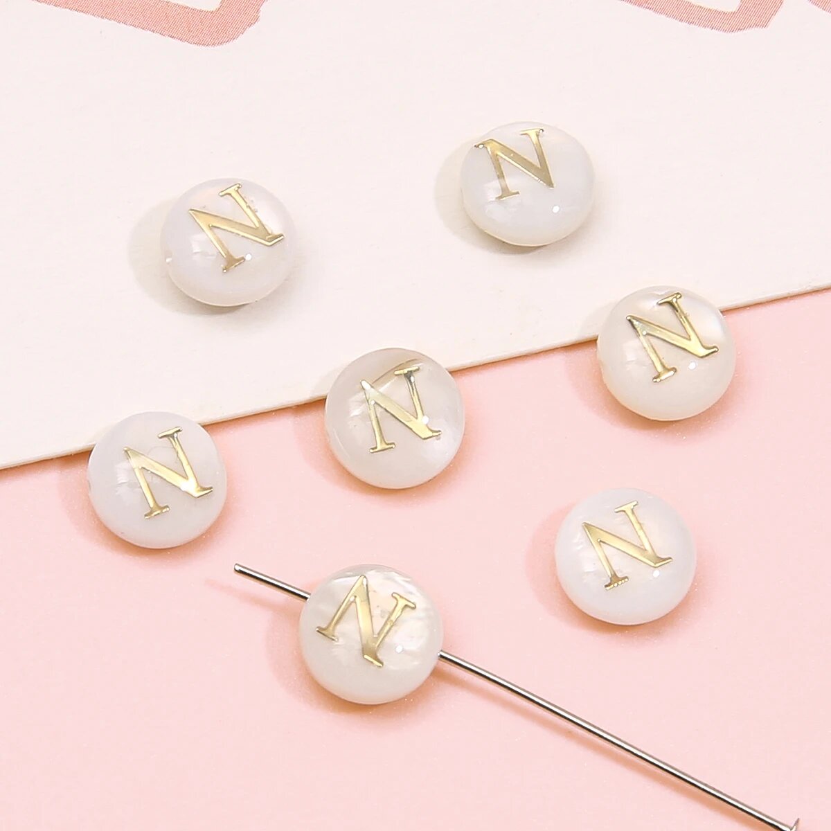 Бусины Beadia из ракушки с золотой фольгой, белые буквы, 8 мм Белый, 14