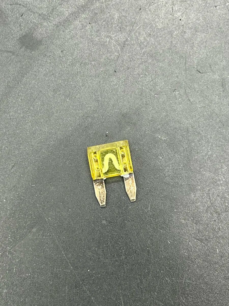 Предохранитель MINI ( 20A ) Контрактный Koito