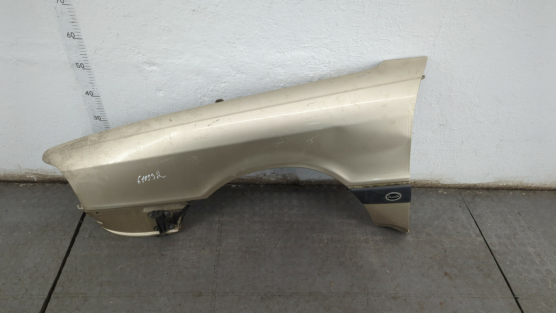 Крыло левое переднее Audi 80 (B3) Б/У