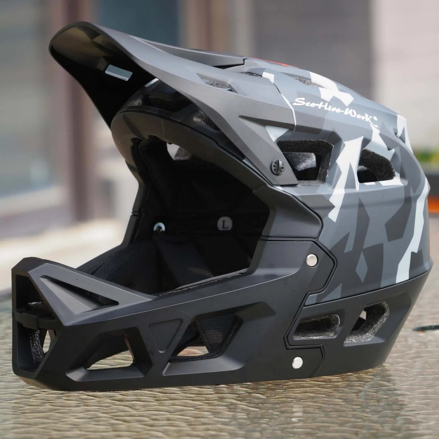 Ultralight Full Face Cycling Helmet PC shell +EPS foam для взрослых L 58-62CM, camouflage black