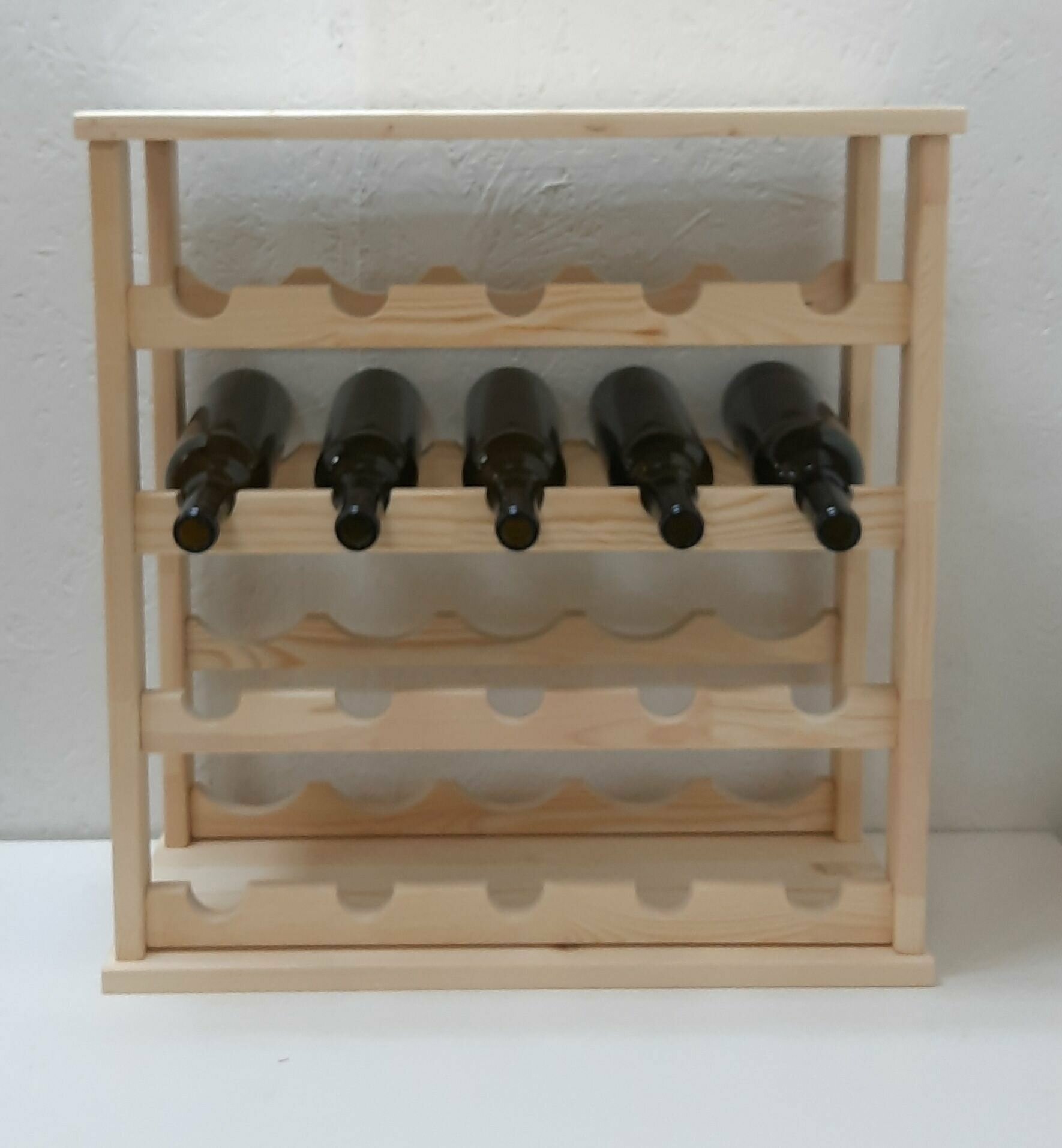 Стеллаж для 20 бутылок вина и шампанского деревянный со столешницей. В цвете дерева.