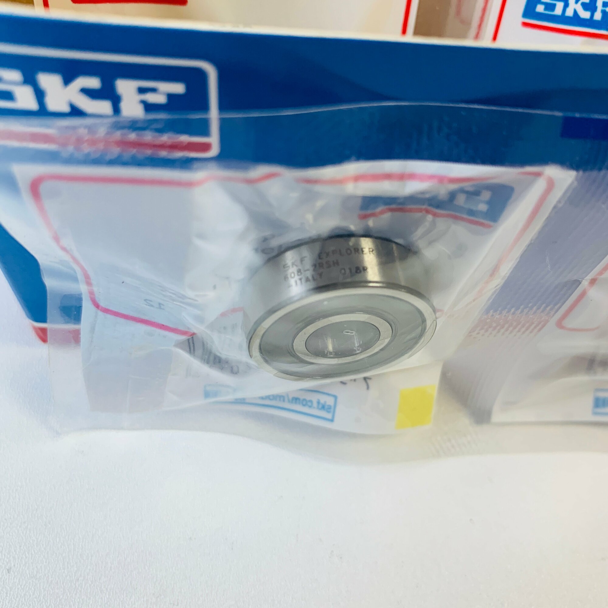Подшипник SKF 608 2RSH комплект 4 штуки 8*22*7 мм