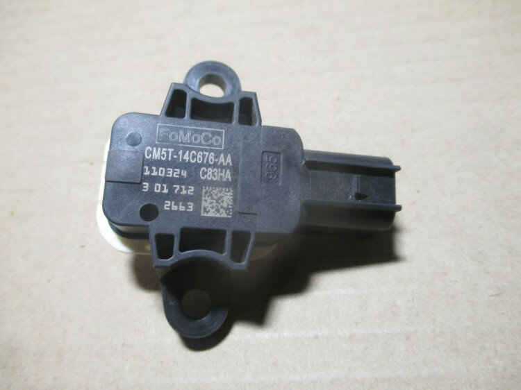 Датчик удара Аэрбега Форд Фокус 3 CM5T14C676AA C83HA-110324 Куга двери передней левой 5134713