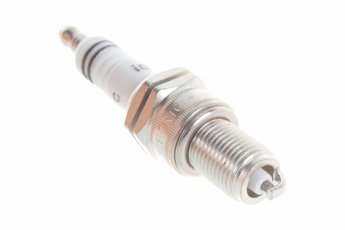 Свеча зажигания для IGP CHAMPION F7RTC