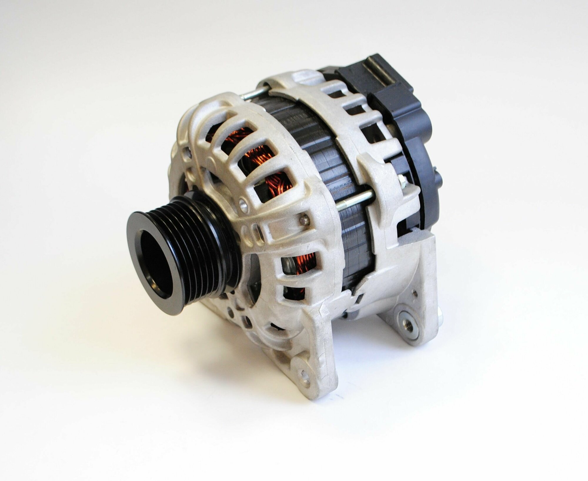 Генератор для LADA Largus, Renault Logan, Sandero (с 2010 г) 90А арт CRTR0103558