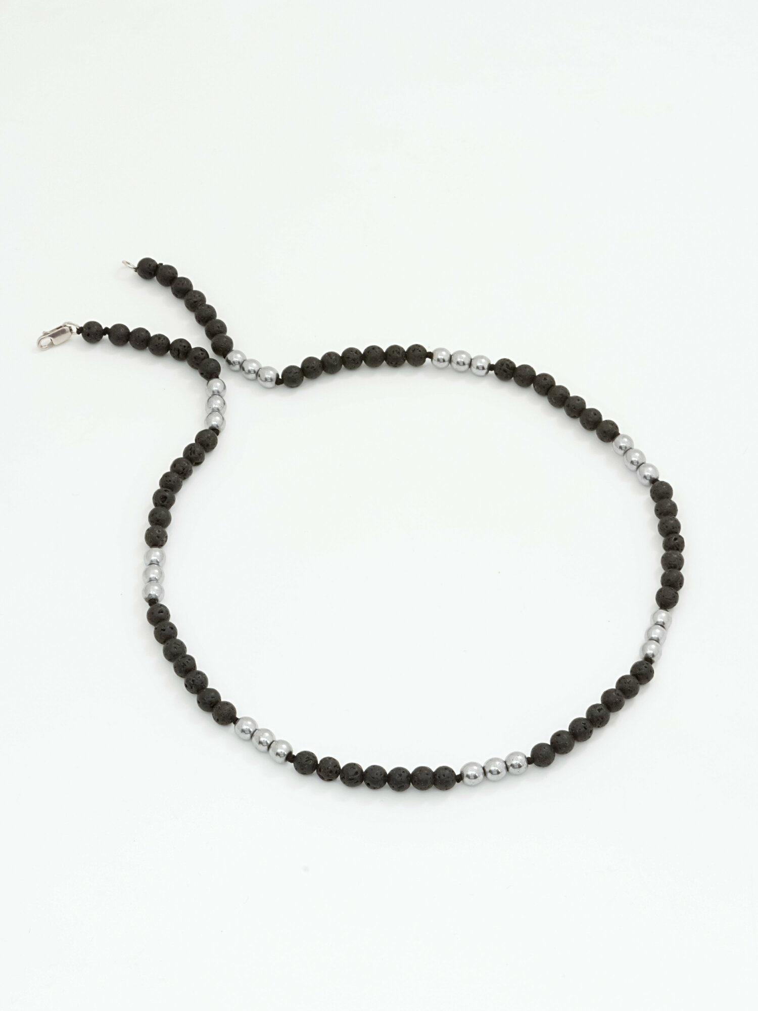 Бусы, гематит, вулканическая лава