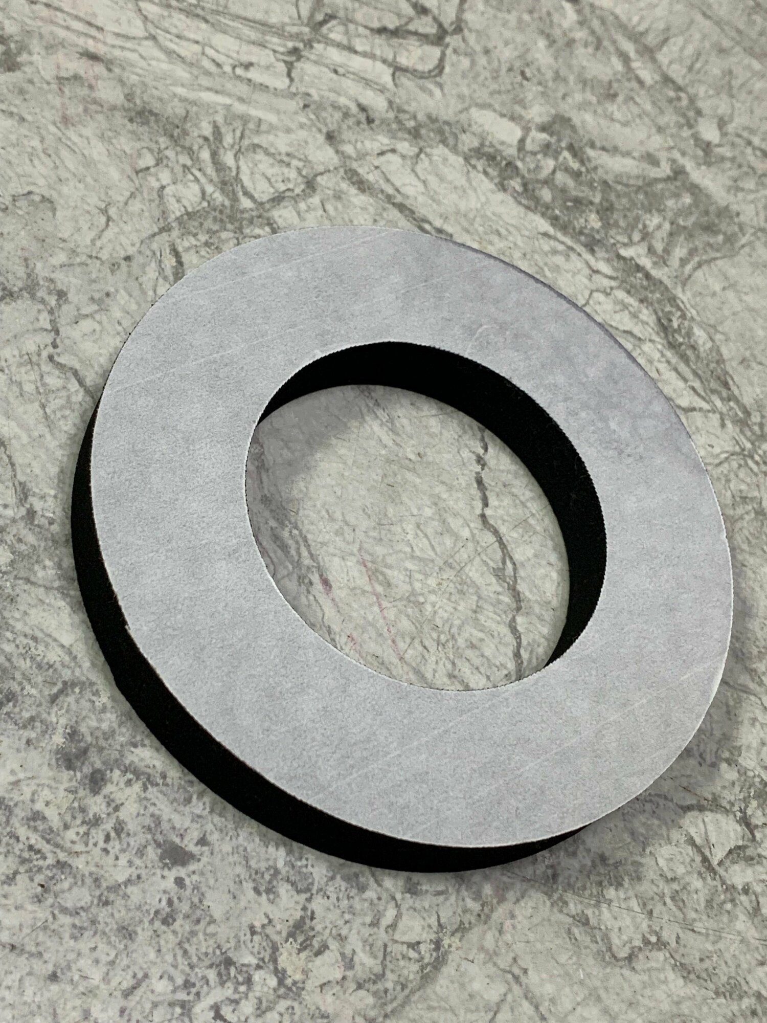 Уплотнитель между бачком и унитазом Santek