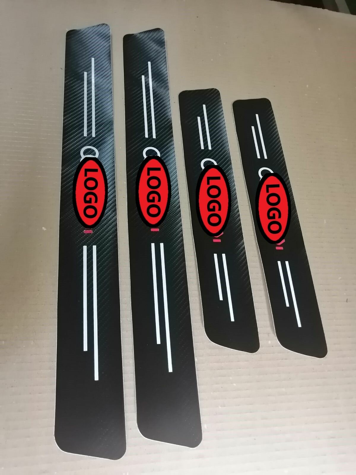 Наклейки на пороги для автомобиля Ауди Audi