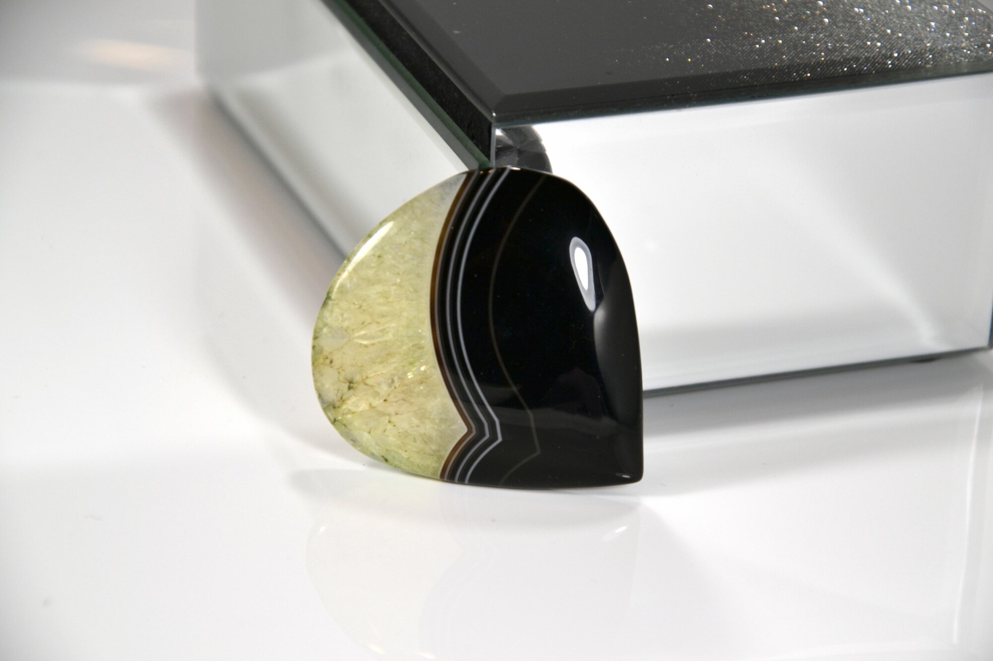 Брошь, агат