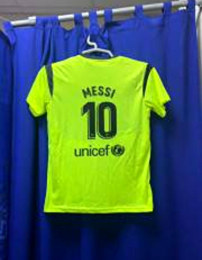 Месси Барселона подростковая размер 30 (на 15-16 лет) форма (майка + шорты) фк футбольного клуба Barcelona (Испания) №10 MESSI салатовая
