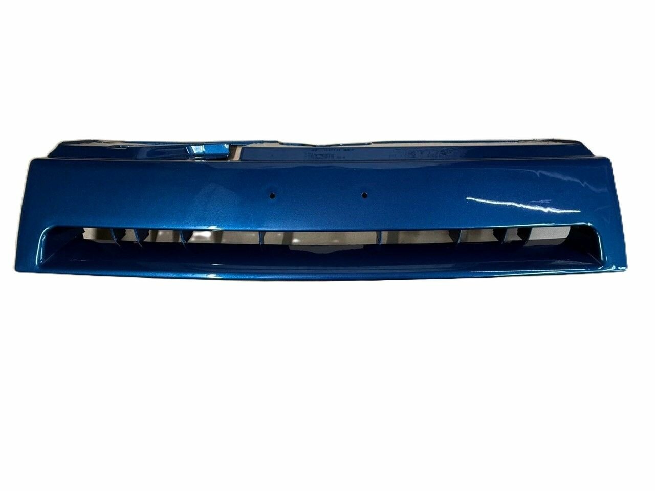 Решетка радиатора ВАЗ 2110-2112-2112 в цвете 412 регата