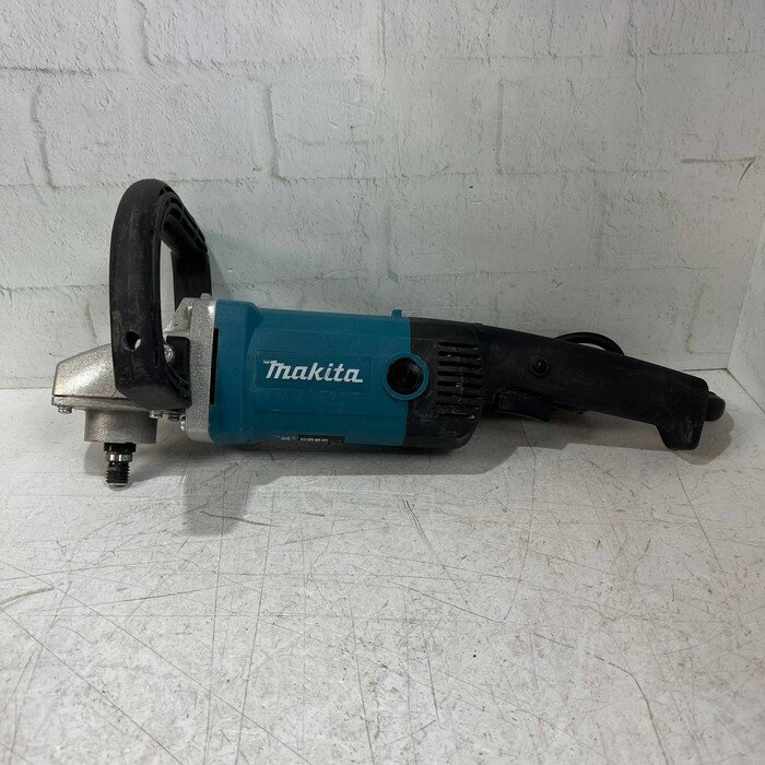 Полировальная машина Makita 9227CB