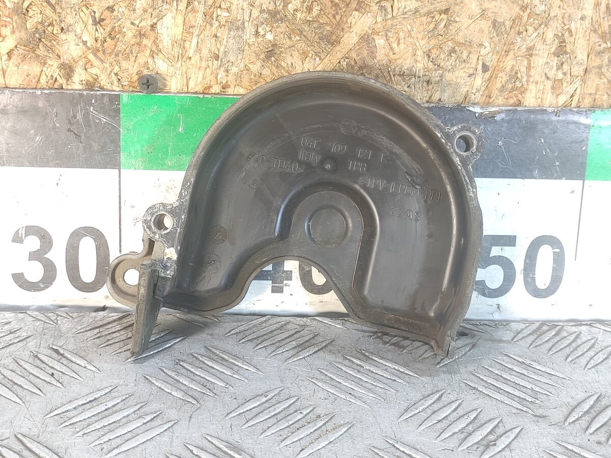 Кожух ремня грм верхний SKODA Octavia 2013-2020 04C109121C