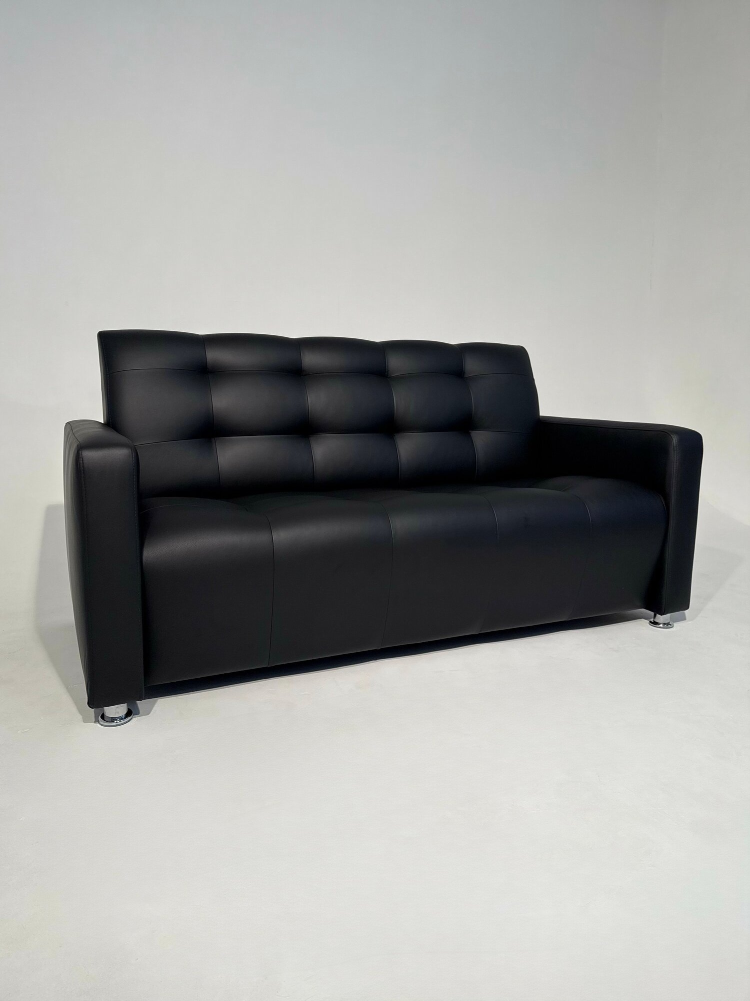 Диван офисный Канцлер, механизм Нераскладной, 160х82х85 см, чёрный, матовый