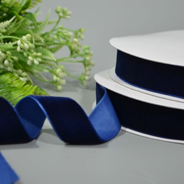 Лента бархатная нейлон шир.25мм цв. василек,5м