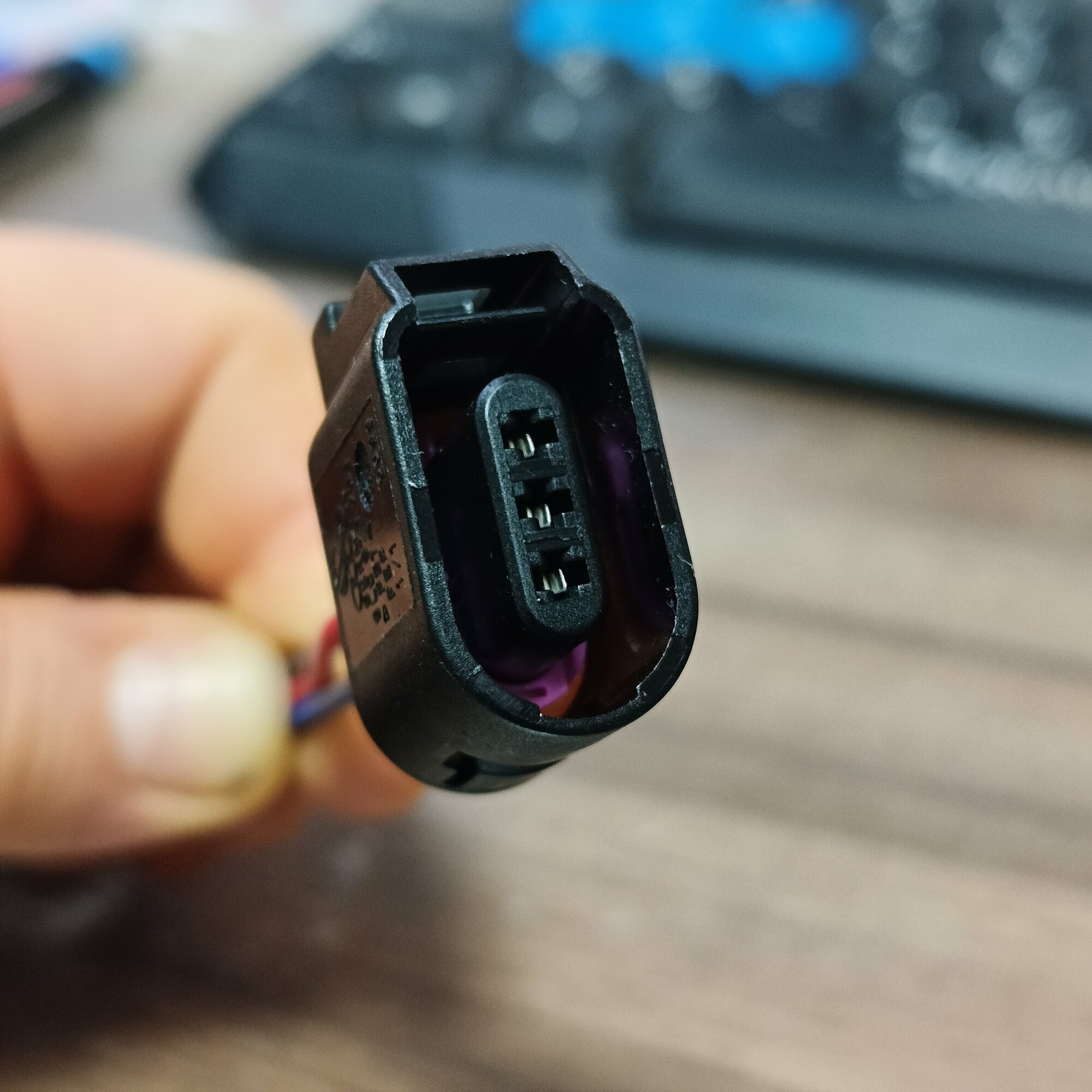 Разъем (штекер) 3 контакта датчика р/в VAG оригинал