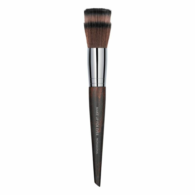 MAKE UP FOR EVER Пудровая кисть для растушевки Blending Powder Brush 122