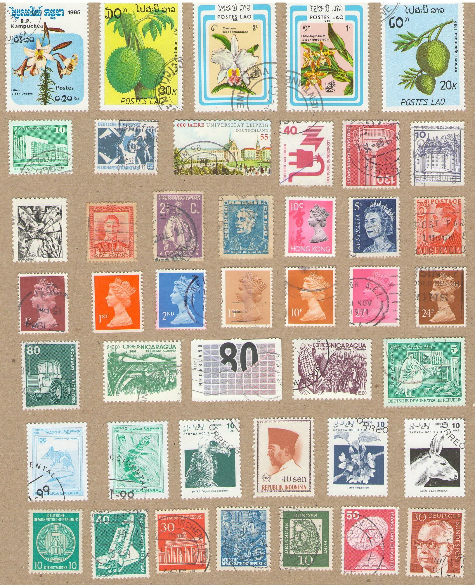 Набор №33 почтовых марок разных стран мира, 43 марки. Гашеные. В хорошем состоянии.