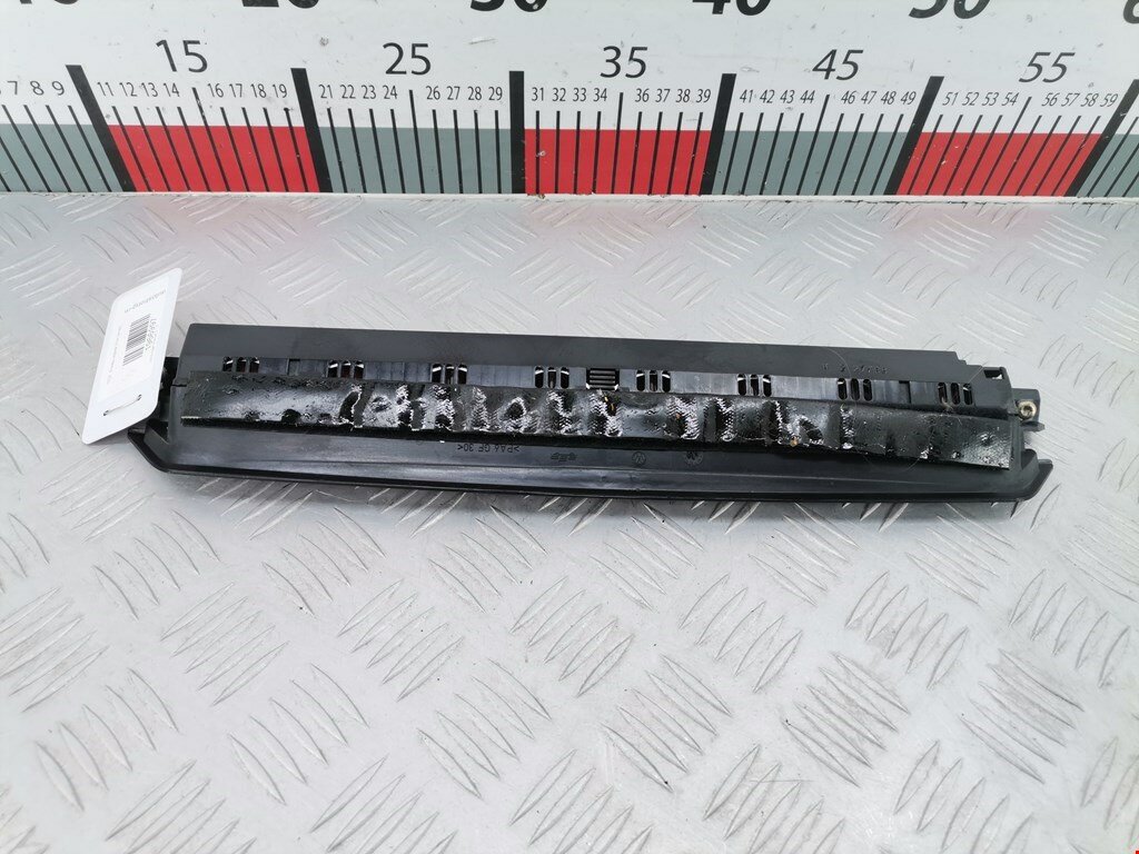 Фонарь дополнительный тормозной (стоп-сигнал) Volkswagen Passat 5 3B5945135 арт. 1966997
