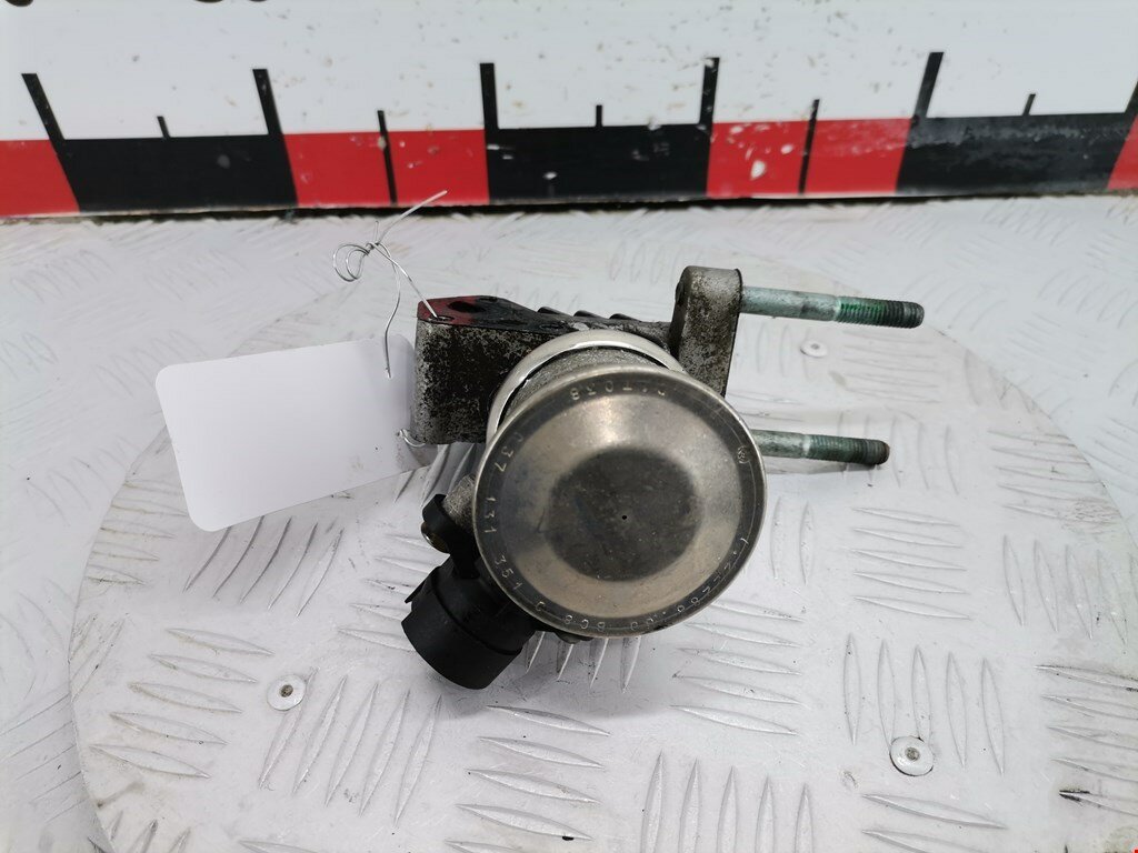 Клапан ЕГР EGR Audi A3 8L 06A131351H арт. 1581060