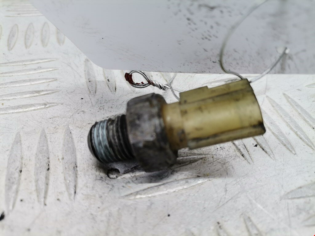 Датчик давления масла Ford Mondeo 3 1095149 арт. 2128585