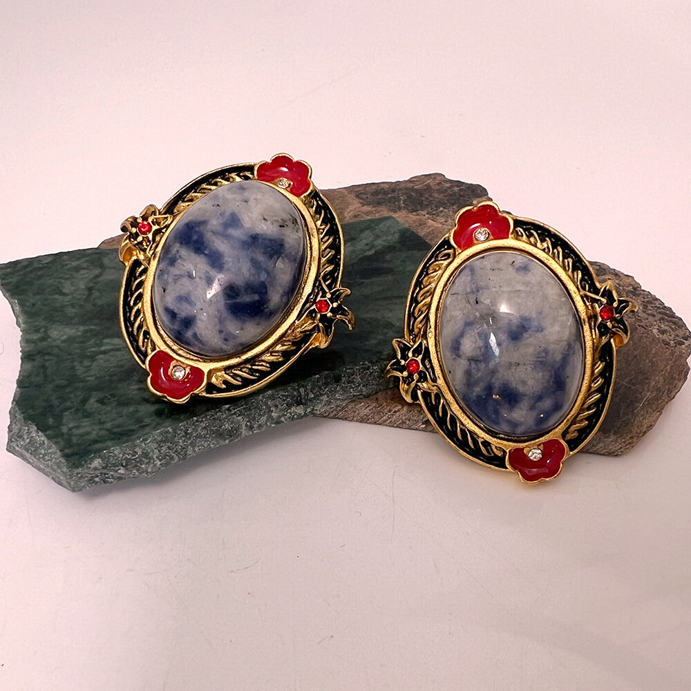 Комплект бижутерии: подвеска, серьги, бисер