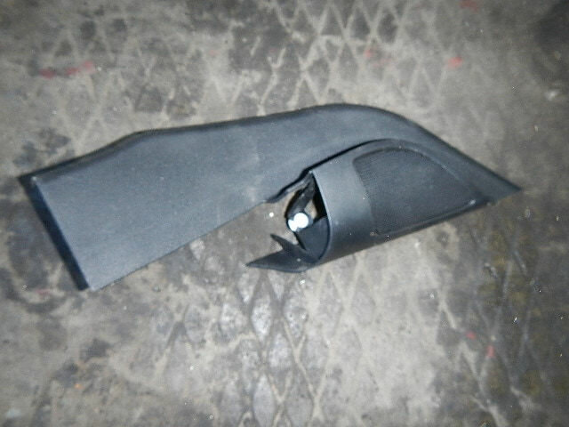 Б/У Уголок двери передней правой (внутренний), Ford (Форд)-FOCUS 2 (08-11) FORD FOCUS 2 (08-11) с разбора хэтч целый 1279...