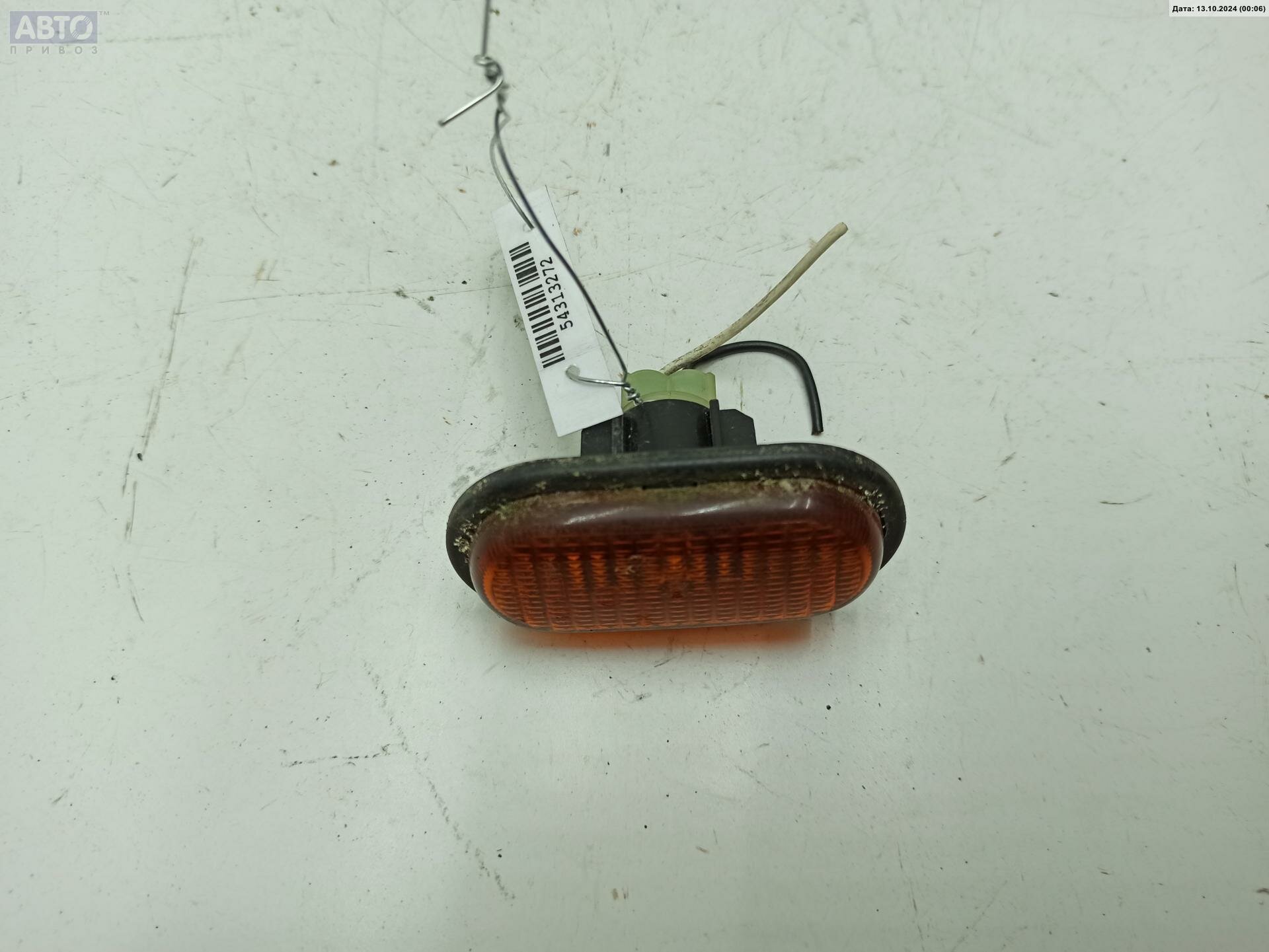 Повторитель поворота левый Renault Kangoo 1 (1998-2008)