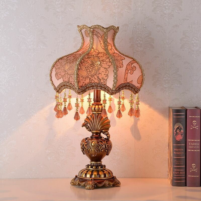 Настольный светильник