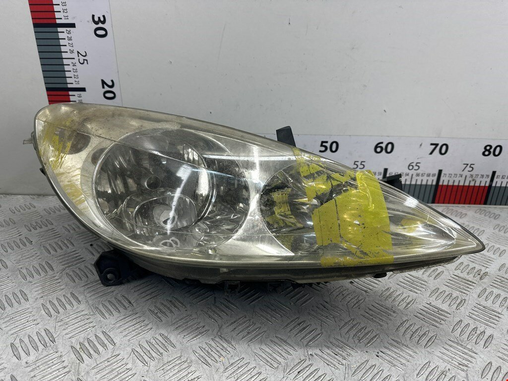 Фара правая Peugeot 307 6205Z3 арт. 2230132