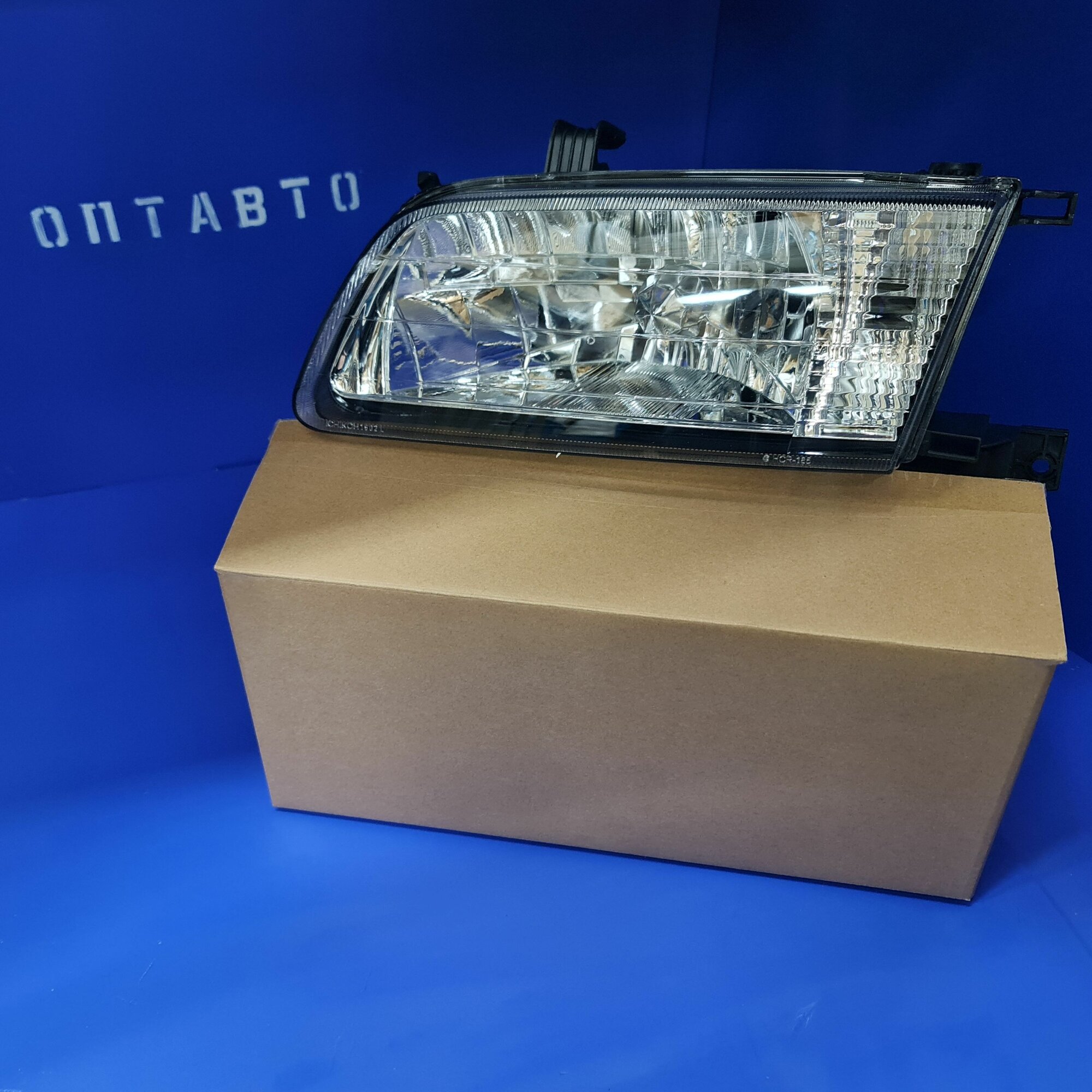 Фара левая для Ниссан Санни FB15 1998-2004гг качество близко к оригиналу, Фара Nissan Sunny FB15