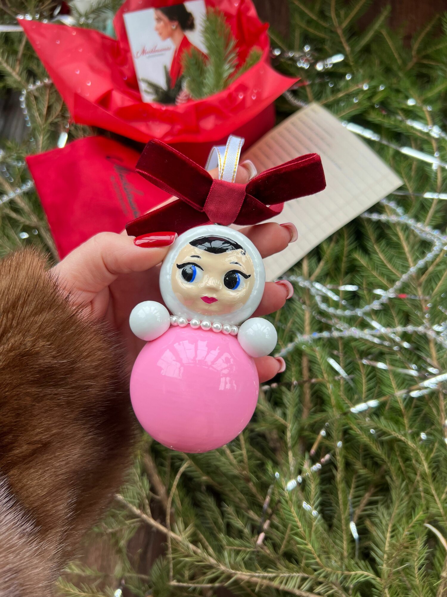 Коллекционная ёлочная игрушка Неваляшка розовая ручной работы