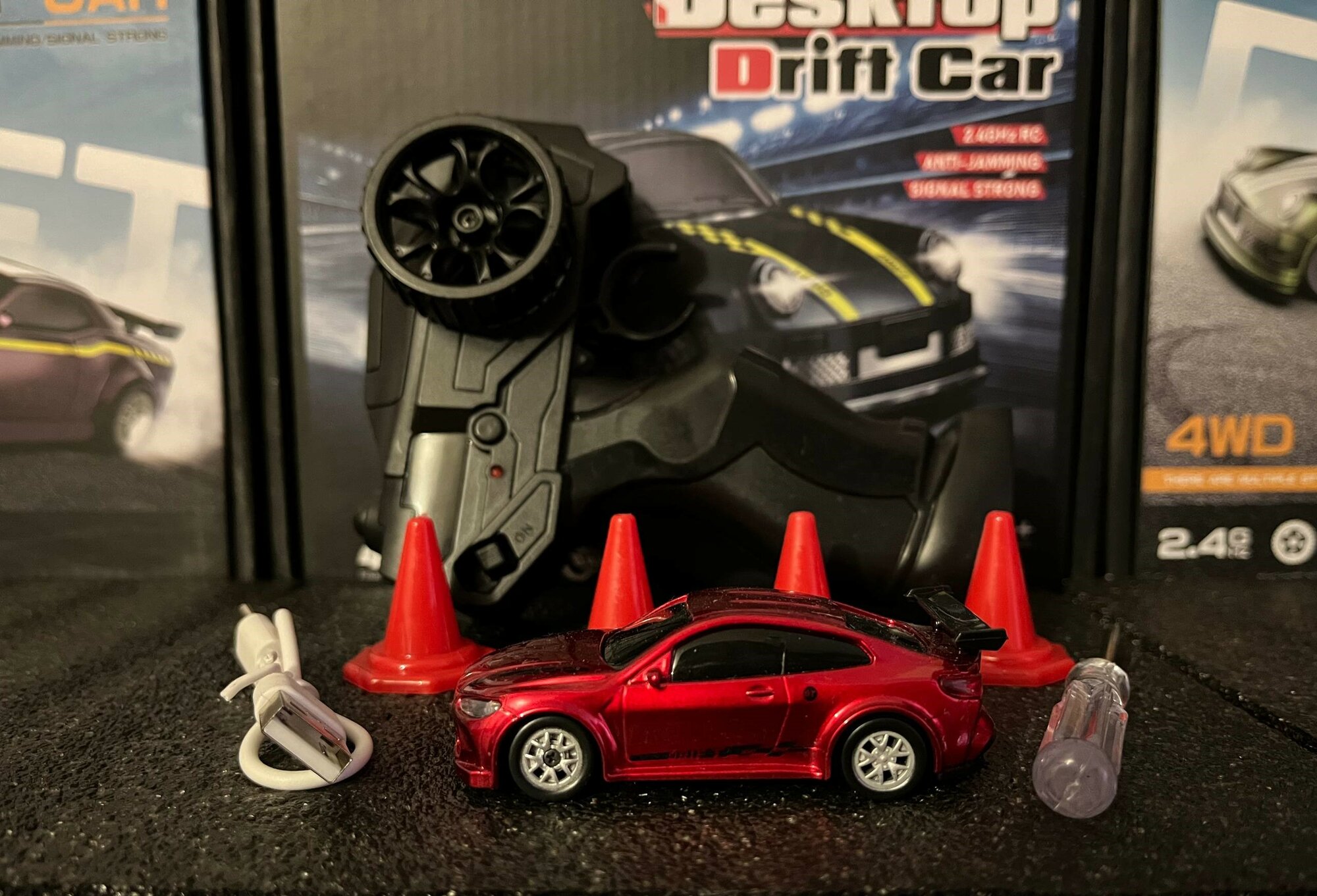 Радиоуправляемая машинка, мини-дрифт кар, дрифтмашинка 1:64, 4WD, свет - красная BMW