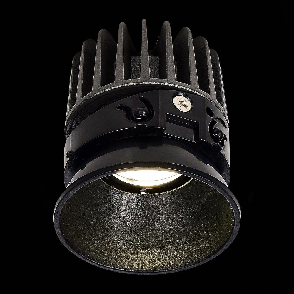 ST851.438.12.1 ST-Luce Светодиодный модуль Черный LED 1*7W 3000K 560Lm Ra>90 36° IP20 D69xH75 220-240V.