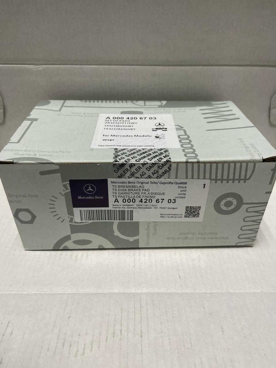 Тормозные колодки Mercedes-Benz A000 420 67 03, для Mercedes-Benz, передние, черные, 4 шт