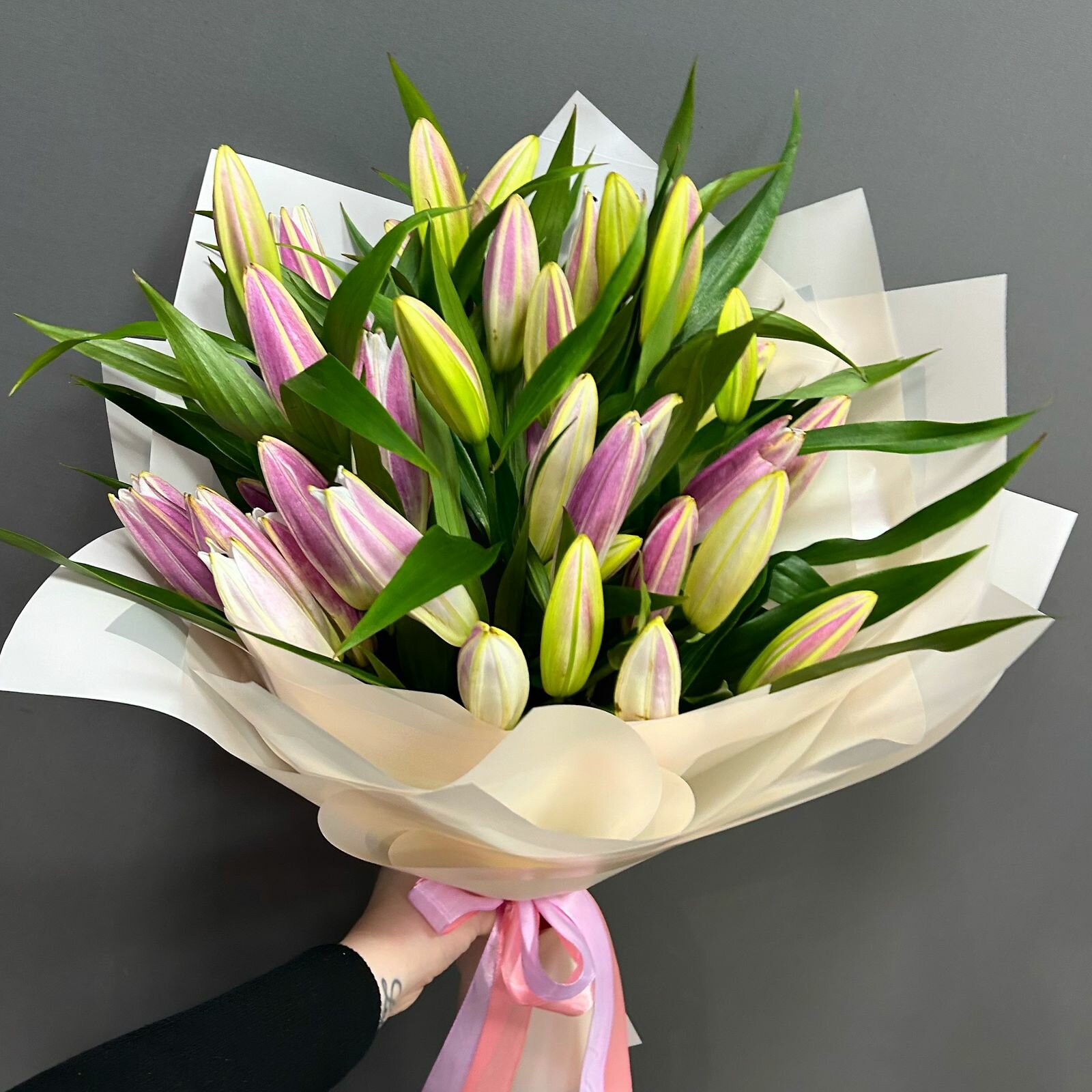 Букет из 9 лилий