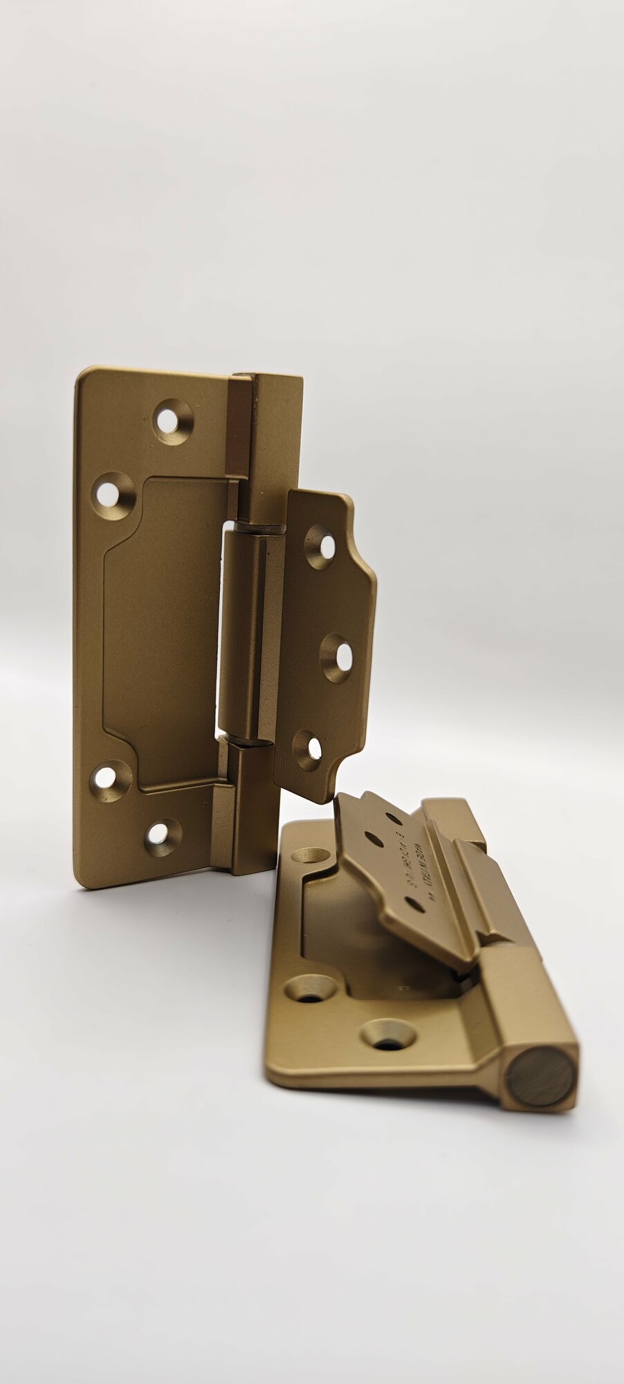 Универсальная дверная петля накладная Aldeghi Luigi матовое золото для межкомнатных дверей