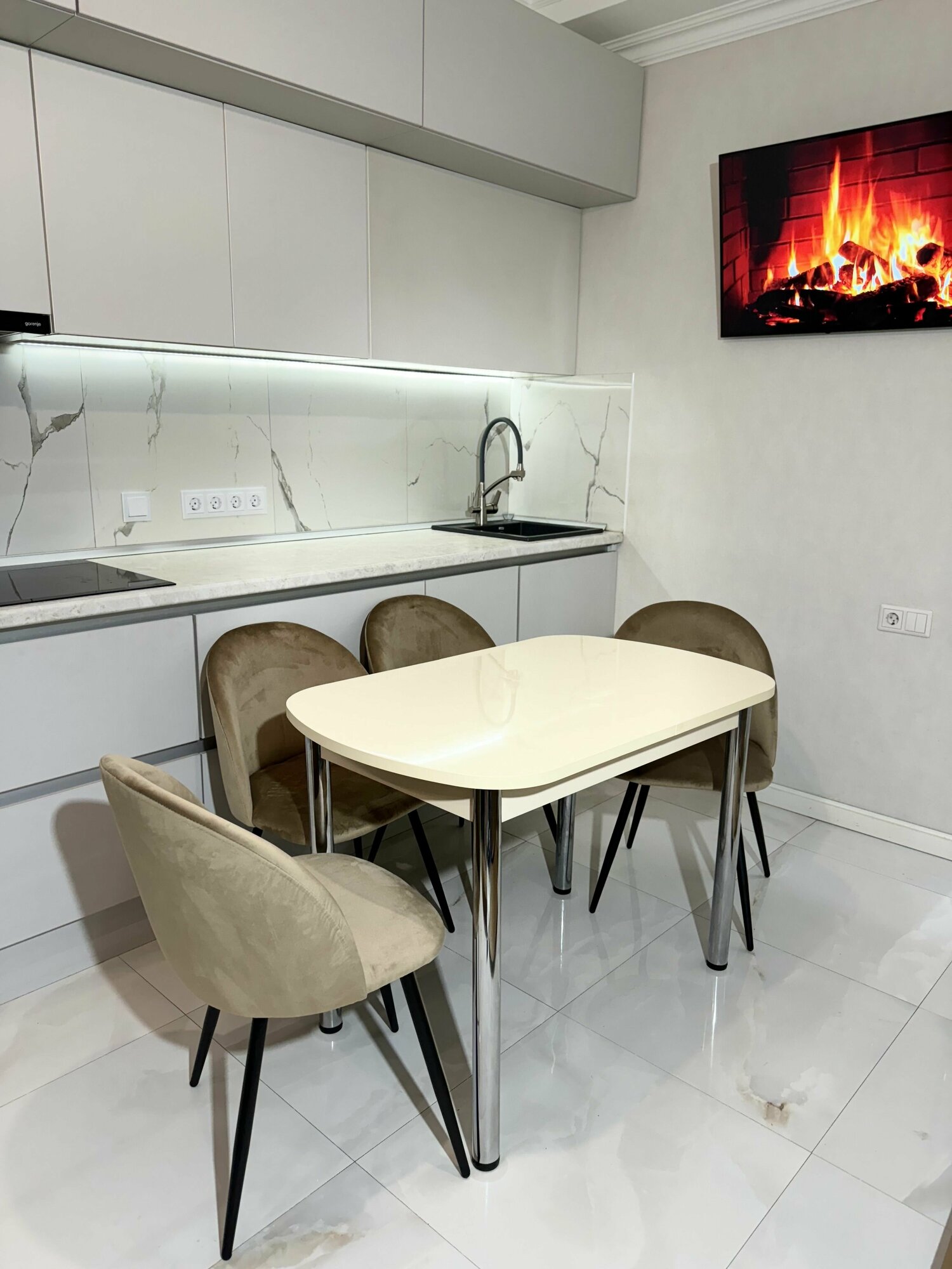 Кухонный стол и стулья Обеденная группа