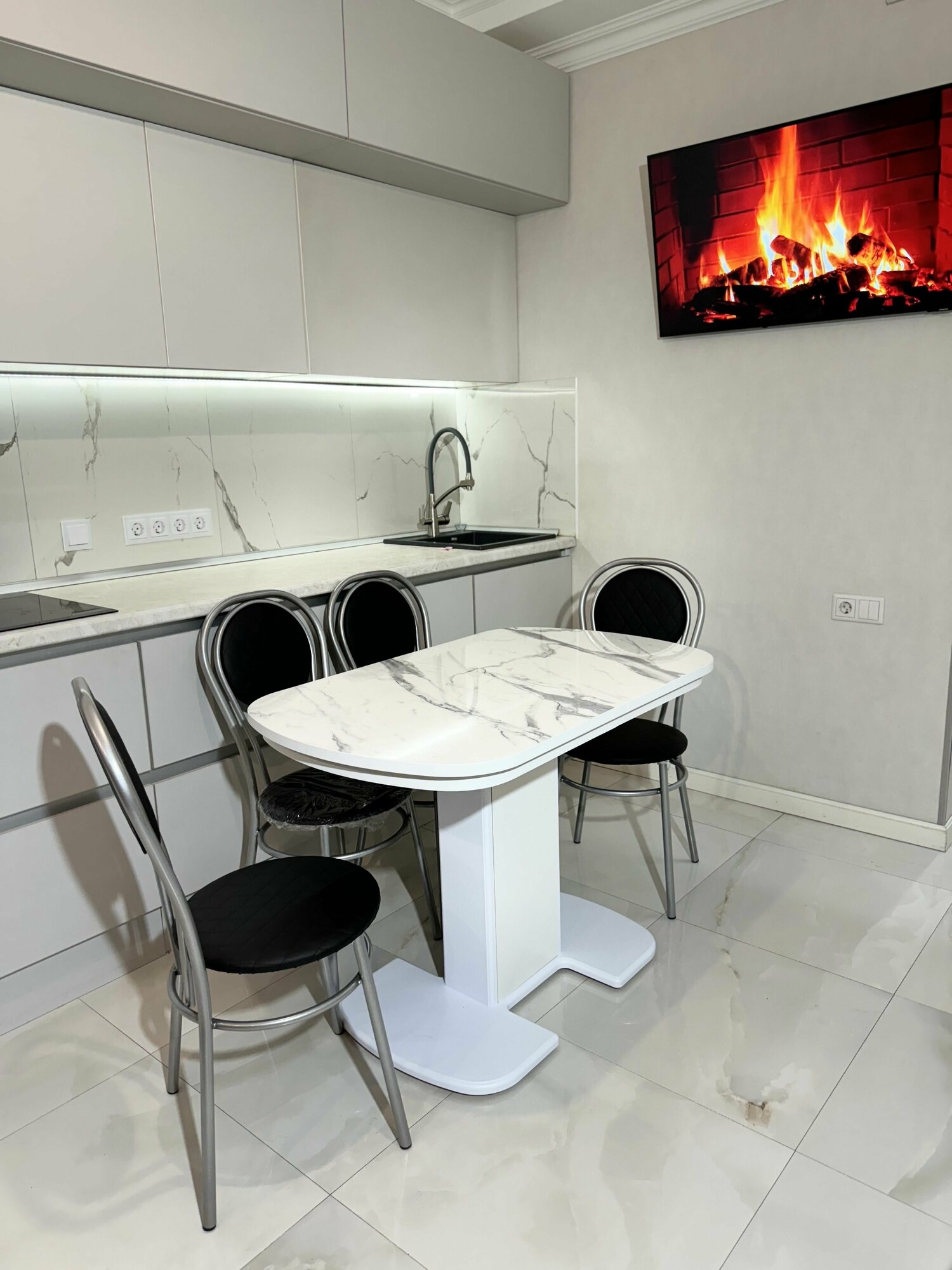 Кухонный стол и стулья комплект Обеденная группа