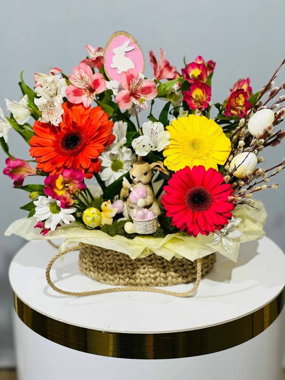 Цветы в кашпо / Букет с вербой / Пасхальная композиция на стол /